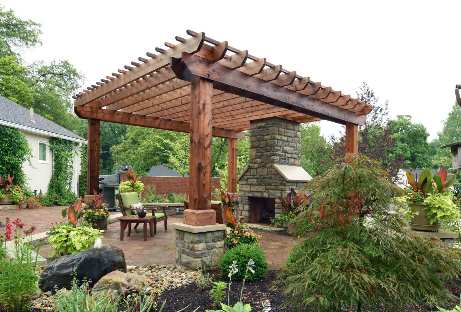 Outdoor options - Home Leisure Magazine